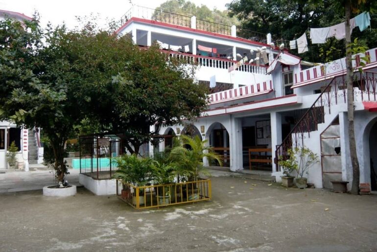 Top 15 Spiritual Retreats in Ashram Rishikesh India